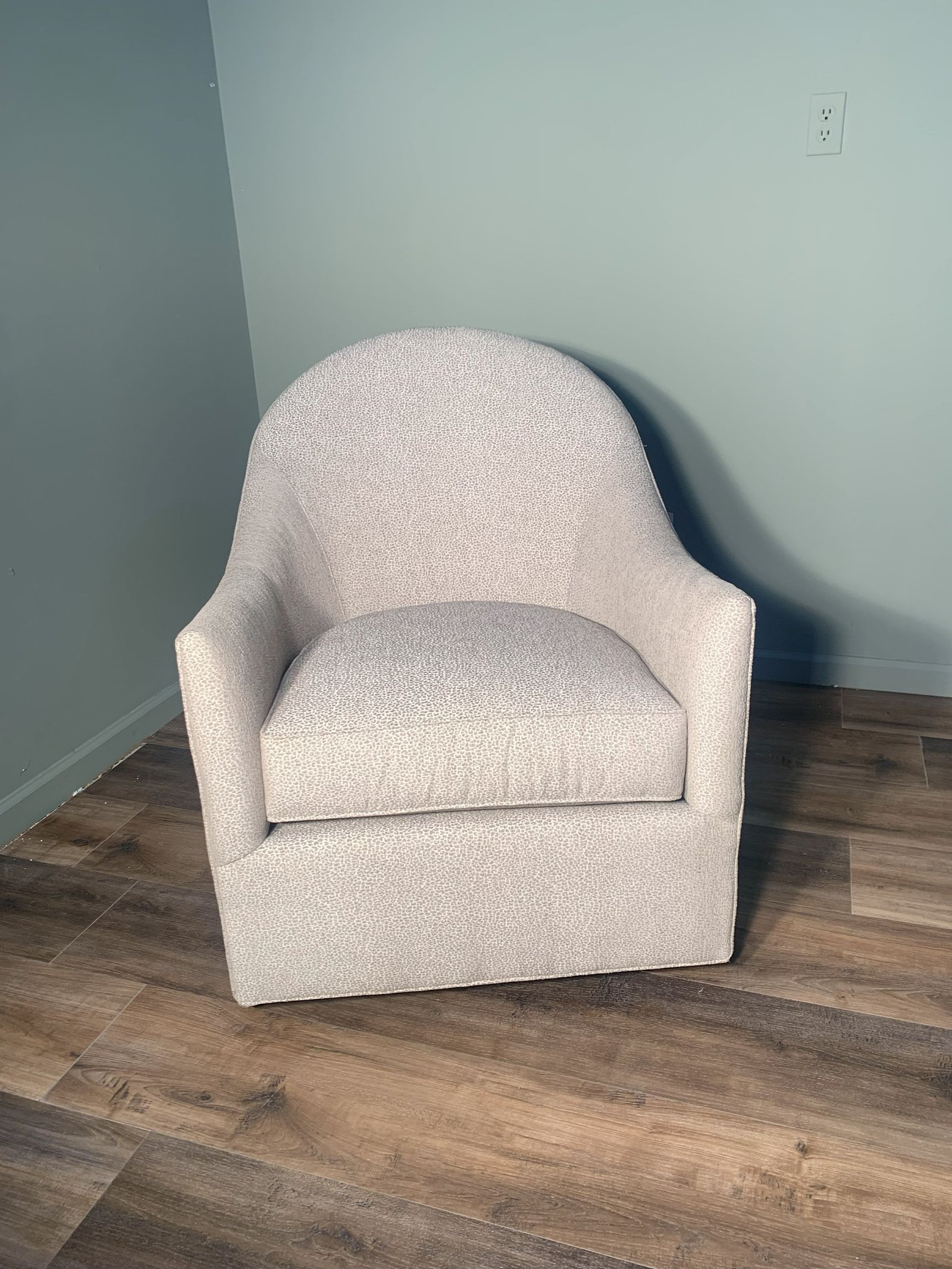 Fairfield Chair MARSDEN SWIVEL CHAIR Furniture Living Room Chairs